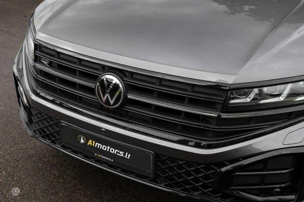 Melns Volkswagen Touareg 2025 Viļņa, ar dzinēja tilpumu 2.97 L un nobraukumu 24 tūkst. km par 68900 €, foto 8 vietnē AUTOMOTO.COM.LV