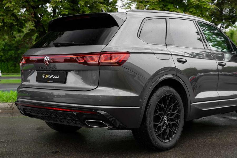 Melns Volkswagen Touareg 2025 Viļņa, ar dzinēja tilpumu 2.97 L un nobraukumu 24 tūkst. km par 68900 €, foto 12 vietnē AUTOMOTO.COM.LV