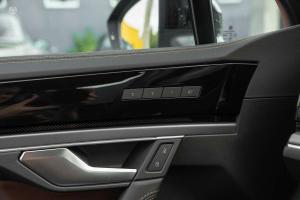 Melns Volkswagen Touareg 2025 Viļņa, ar dzinēja tilpumu 2.97 L un nobraukumu 24 tūkst. km par 68900 €, foto 17 vietnē AUTOMOTO.COM.LV