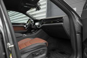 Melns Volkswagen Touareg 2025 Viļņa, ar dzinēja tilpumu 2.97 L un nobraukumu 24 tūkst. km par 68900 €, foto 20 vietnē AUTOMOTO.COM.LV