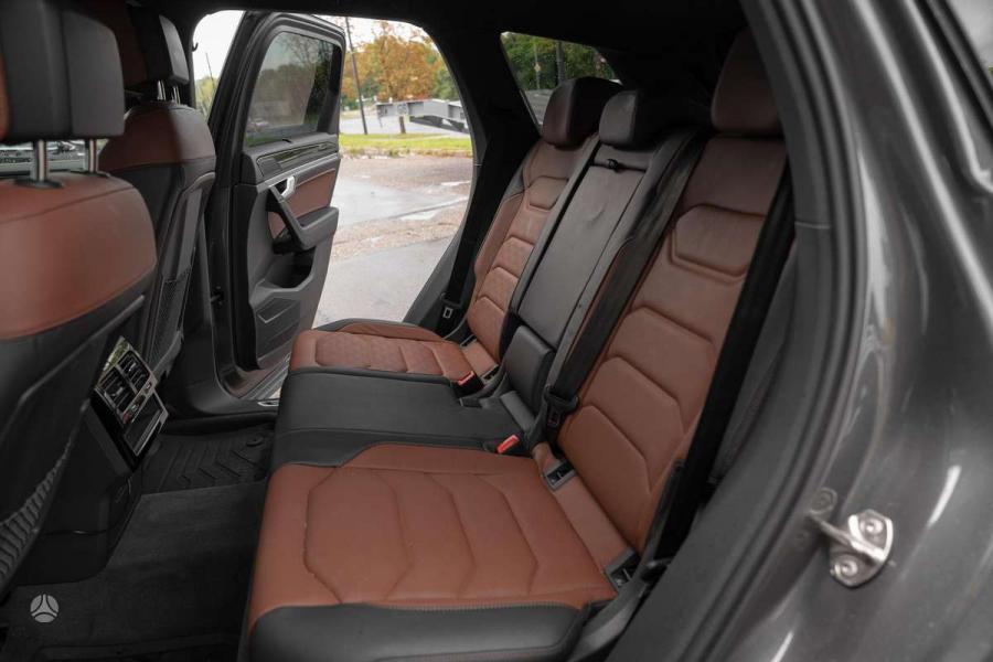 Melns Volkswagen Touareg 2025 Viļņa, ar dzinēja tilpumu 2.97 L un nobraukumu 24 tūkst. km par 68900 €, foto 21 vietnē AUTOMOTO.COM.LV