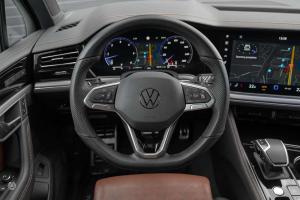 Melns Volkswagen Touareg 2025 Viļņa, ar dzinēja tilpumu 2.97 L un nobraukumu 24 tūkst. km par 68900 €, foto 26 vietnē AUTOMOTO.COM.LV