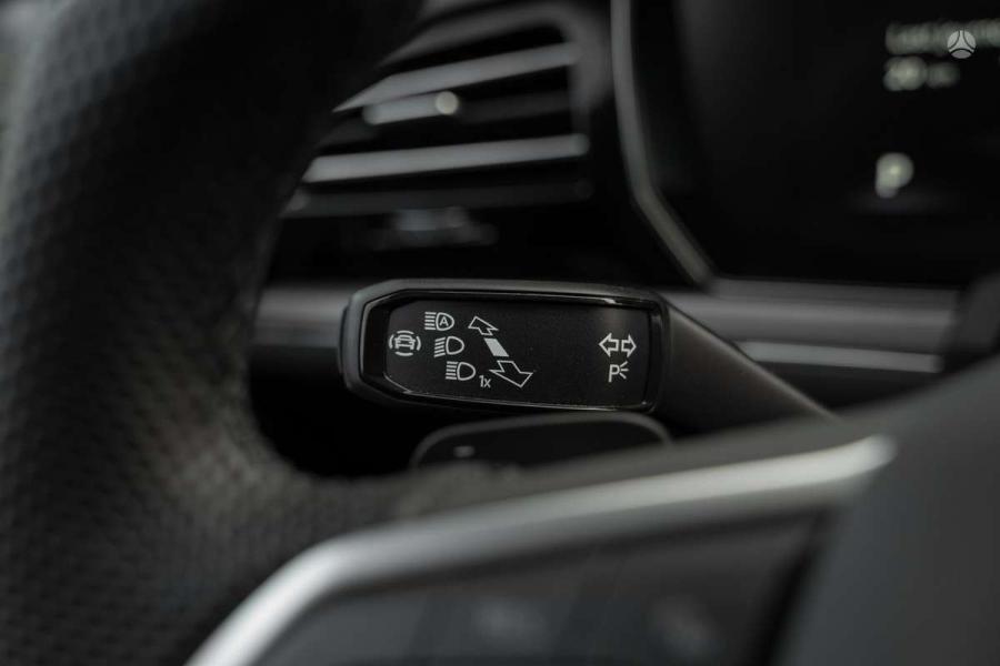 Melns Volkswagen Touareg 2025 Viļņa, ar dzinēja tilpumu 2.97 L un nobraukumu 24 tūkst. km par 68900 €, foto 28 vietnē AUTOMOTO.COM.LV