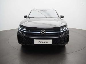 Black Volkswagen Touareg 2025 in Vilnius, with an engine capacity of 2.97 L and mileage of 17 thousand km for 72500 €, photo 3 on AUTOMOTO.COM.LV