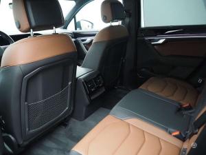 Black Volkswagen Touareg 2025 in Vilnius, with an engine capacity of 2.97 L and mileage of 17 thousand km for 72500 €, photo 19 on AUTOMOTO.COM.LV