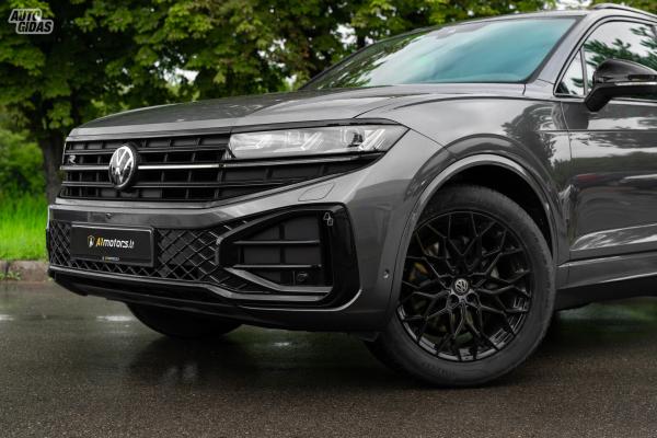 Volkswagen Touareg 2025 Viļņa vietnē Melns Volkswagen Touareg 2025 Viļņa, ar dzinēja tilpumu 3.00 L un nobraukumu 24 tūkst. km par 68900 €, foto 3 vietnē AUTOMOTO.COM.LV