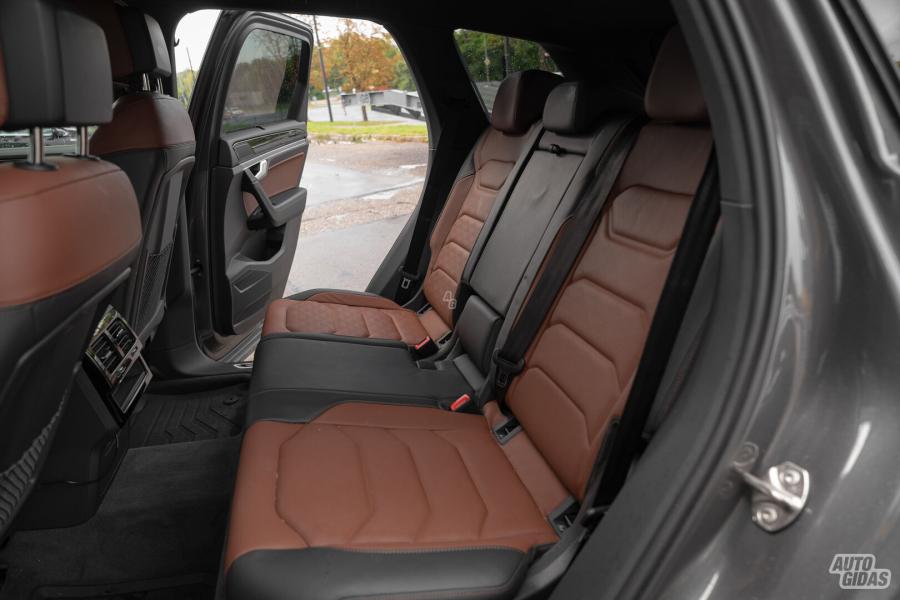 Melns Volkswagen Touareg 2025 Viļņa, ar dzinēja tilpumu 3.00 L un nobraukumu 24 tūkst. km par 68900 €, foto 21 vietnē AUTOMOTO.COM.LV