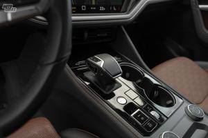 Melns Volkswagen Touareg 2025 Viļņa, ar dzinēja tilpumu 3.00 L un nobraukumu 24 tūkst. km par 68900 €, foto 31 vietnē AUTOMOTO.COM.LV