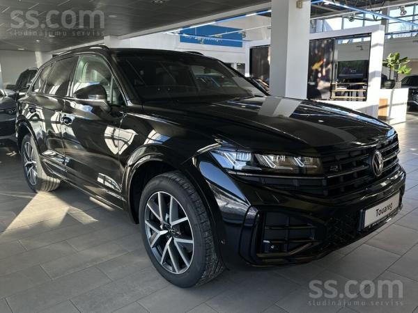 Black Volkswagen Touareg 2026 in Valmiera, with an engine capacity of 3.00 L and mileage of 10 thousand km for 72690 €, photo 2 on AUTOMOTO.COM.LV