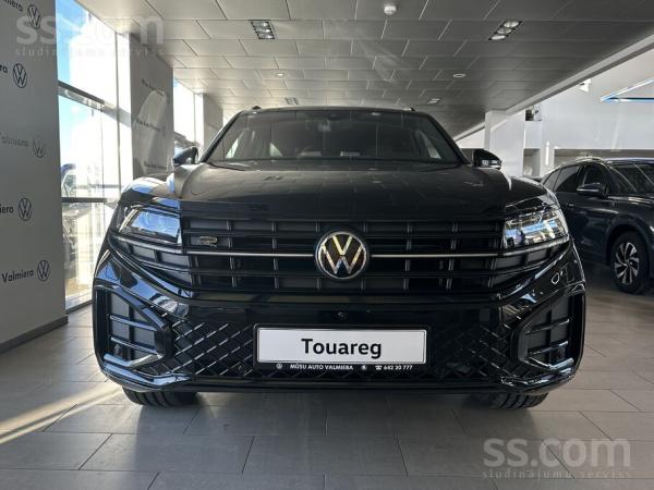 Black Volkswagen Touareg 2026 in Valmiera, with an engine capacity of 3.00 L and mileage of 10 thousand km for 72690 €, photo 5 on AUTOMOTO.COM.LV