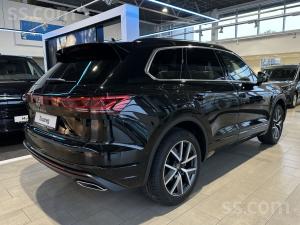 Melns Volkswagen Touareg 2026 Valmiera, ar dzinēja tilpumu 3.00 L un nobraukumu 4 tūkst. km par 61900 €, foto 5 vietnē AUTOMOTO.COM.LV