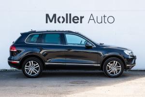 Melns Volkswagen Touareg 2015 Rīga, ar dzinēja tilpumu 3.00 L un nobraukumu 275 tūkst. km par 15550 €, foto 6 vietnē AUTOMOTO.COM.LV