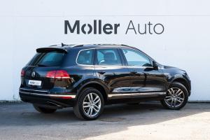 Melns Volkswagen Touareg 2015 Rīga, ar dzinēja tilpumu 3.00 L un nobraukumu 275 tūkst. km par 15550 €, foto 5 vietnē AUTOMOTO.COM.LV