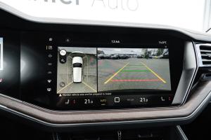 Black Volkswagen Touareg 2025 in Riga, with an engine capacity of 3.00 L and mileage of 14 thousand km for 60900 €, photo 23 on AUTOMOTO.COM.LV