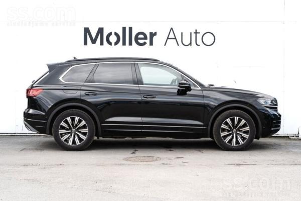 Black Volkswagen Touareg 2025 in Riga, with an engine capacity of 3.00 L and mileage of 14 thousand km for 58900 €, photo 4 on AUTOMOTO.COM.LV