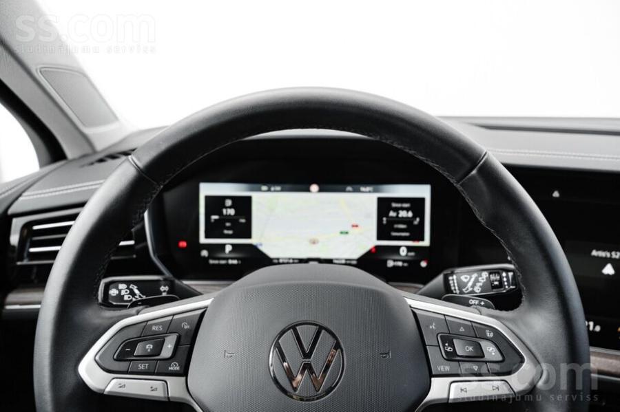 Black Volkswagen Touareg 2025 in Riga, with an engine capacity of 3.00 L and mileage of 14 thousand km for 58900 €, photo 20 on AUTOMOTO.COM.LV