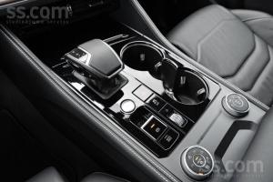 Black Volkswagen Touareg 2025 in Riga, with an engine capacity of 3.00 L and mileage of 14 thousand km for 58900 €, photo 21 on AUTOMOTO.COM.LV