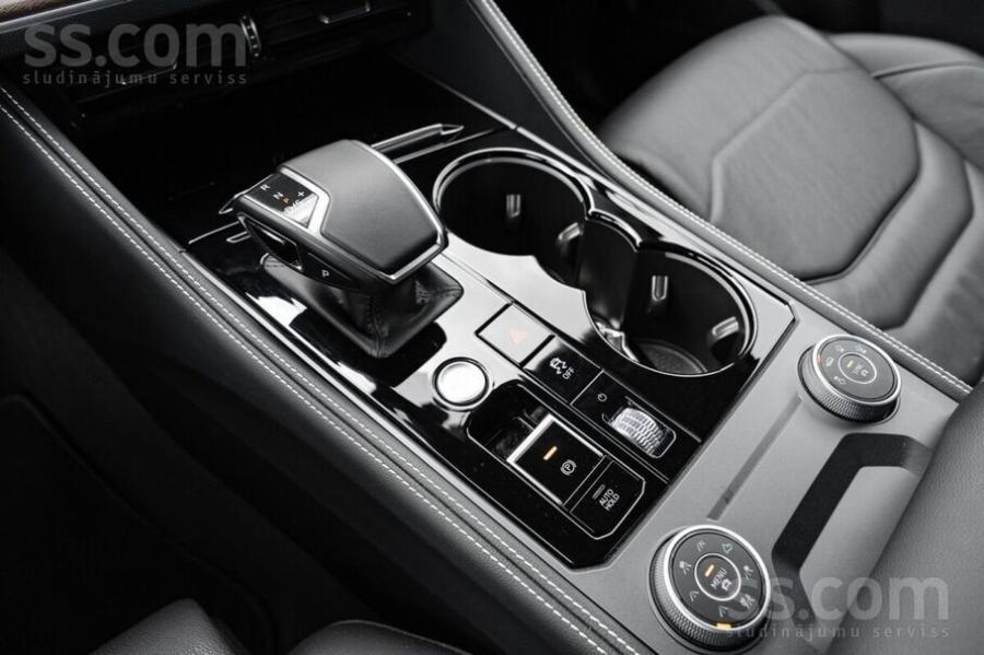 Black Volkswagen Touareg 2025 in Riga, with an engine capacity of 3.00 L and mileage of 14 thousand km for 58900 €, photo 21 on AUTOMOTO.COM.LV