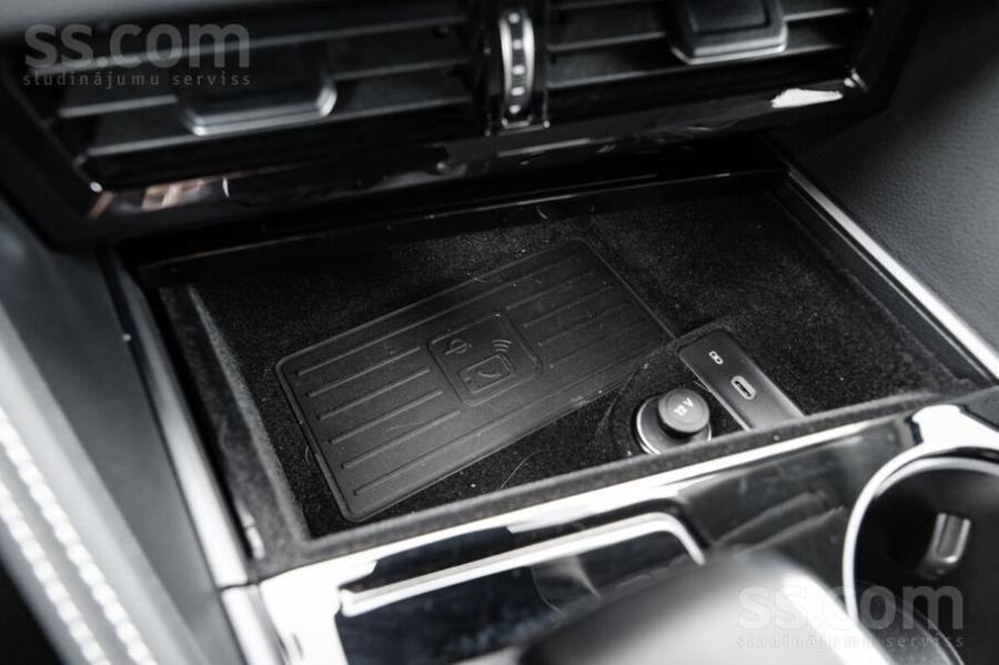 Black Volkswagen Touareg 2025 in Riga, with an engine capacity of 3.00 L and mileage of 14 thousand km for 58900 €, photo 22 on AUTOMOTO.COM.LV
