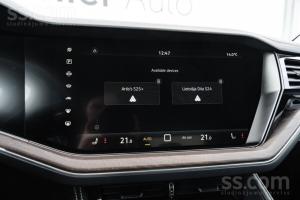 Black Volkswagen Touareg 2025 in Riga, with an engine capacity of 3.00 L and mileage of 14 thousand km for 58900 €, photo 28 on AUTOMOTO.COM.LV
