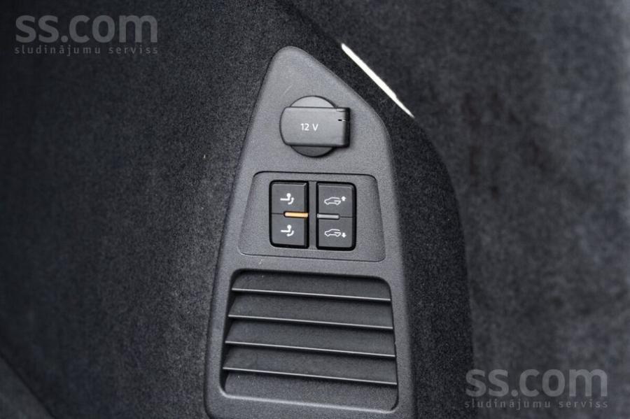 Black Volkswagen Touareg 2025 in Riga, with an engine capacity of 3.00 L and mileage of 14 thousand km for 58900 €, photo 32 on AUTOMOTO.COM.LV
