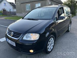 Melns Volkswagen Touareg 2005 Daugavpils, ar dzinēja tilpumu 2.00 L un nobraukumu 259 tūkst. km par 2750 €, foto  vietnē AUTOMOTO.COM.LV