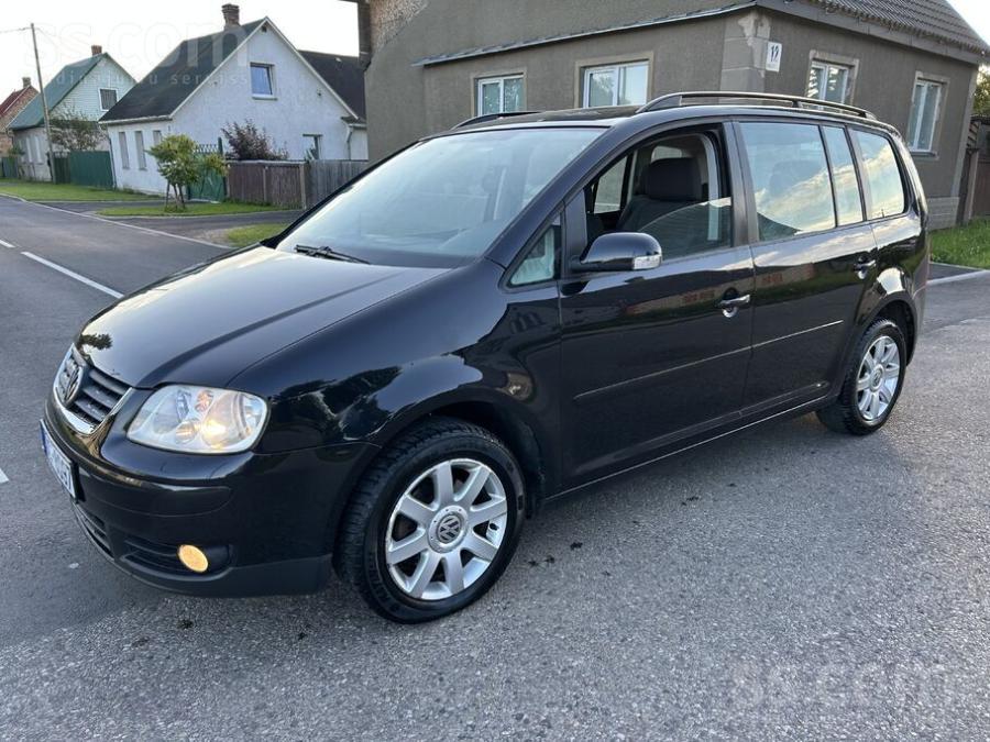 Melns Volkswagen Touareg 2005 Daugavpils, ar dzinēja tilpumu 2.00 L un nobraukumu 259 tūkst. km par 2750 €, foto 10 vietnē AUTOMOTO.COM.LV