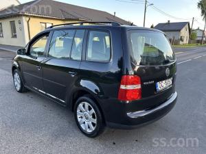Melns Volkswagen Touareg 2005 Daugavpils, ar dzinēja tilpumu 2.00 L un nobraukumu 259 tūkst. km par 2750 €, foto 11 vietnē AUTOMOTO.COM.LV