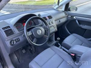 Melns Volkswagen Touareg 2005 Daugavpils, ar dzinēja tilpumu 2.00 L un nobraukumu 259 tūkst. km par 2750 €, foto 14 vietnē AUTOMOTO.COM.LV