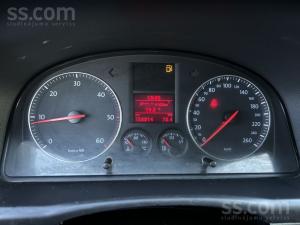 Melns Volkswagen Touareg 2005 Daugavpils, ar dzinēja tilpumu 2.00 L un nobraukumu 259 tūkst. km par 2750 €, foto 23 vietnē AUTOMOTO.COM.LV