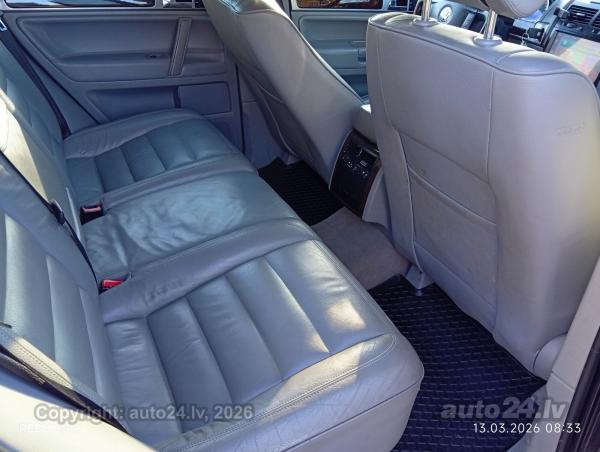 Melns Volkswagen Touareg 2005 Tallina, ar dzinēja tilpumu 3.00 L un nobraukumu 319 tūkst. km par 3000 €, foto 7 vietnē AUTOMOTO.COM.LV