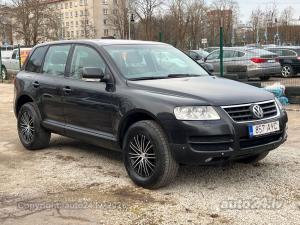 Melns Volkswagen Touareg 2004 Narva, ar dzinēja tilpumu 2.50 L un nobraukumu 358 tūkst. km par 1499 €, foto  vietnē AUTOMOTO.COM.LV