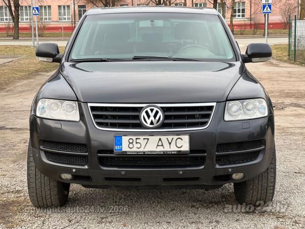 Melns Volkswagen Touareg 2004 Narva, ar dzinēja tilpumu 2.50 L un nobraukumu 358 tūkst. km par 1499 €, foto 2 vietnē AUTOMOTO.COM.LV