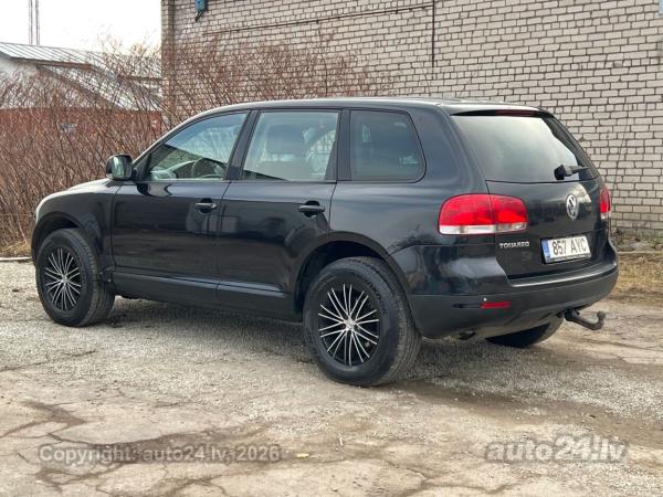 Melns Volkswagen Touareg 2004 Narva, ar dzinēja tilpumu 2.50 L un nobraukumu 358 tūkst. km par 1499 €, foto 8 vietnē AUTOMOTO.COM.LV