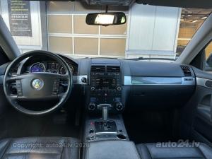 Melns Volkswagen Touareg 2006 Tallina, ar dzinēja tilpumu 3.00 L un nobraukumu 267 tūkst. km par 3900 €, foto 6 vietnē AUTOMOTO.COM.LV