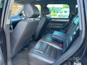 Melns Volkswagen Touareg 2006 Tallina, ar dzinēja tilpumu 3.00 L un nobraukumu 267 tūkst. km par 3900 €, foto 9 vietnē AUTOMOTO.COM.LV