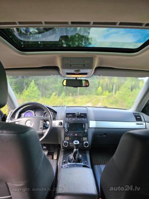 Melns Volkswagen Touareg 2010 Tallina, ar dzinēja tilpumu 2.50 L un nobraukumu 223 tūkst. km par 7500 €, foto 12 vietnē AUTOMOTO.COM.LV