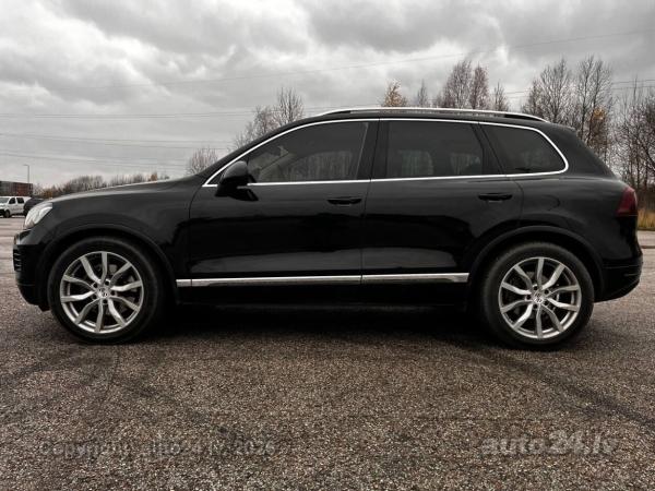 Melns Volkswagen Touareg 2012 Tallina, ar dzinēja tilpumu 4.20 L un nobraukumu 259 tūkst. km par 13200 €, foto 8 vietnē AUTOMOTO.COM.LV