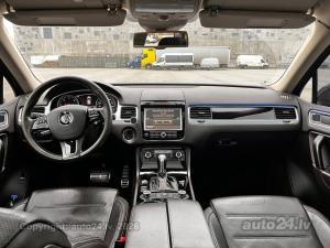 Black Volkswagen Touareg 2012 in Tallinn, with an engine capacity of 4.10 L and mileage of 261 thousand km for 9999 €, photo 8 on AUTOMOTO.COM.LV