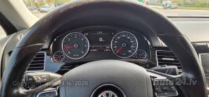 Melns Volkswagen Touareg 2012 Tallina, ar dzinēja tilpumu 3.00 L un nobraukumu 331 tūkst. km par 10499 €, foto  vietnē AUTOMOTO.COM.LV