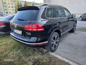 Black Volkswagen Touareg 2015 in Tallinn, with an engine capacity of 3.00 L and mileage of 128 thousand km for 19500 €, photo 7 on AUTOMOTO.COM.LV