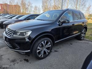 Black Volkswagen Touareg 2015 in Tallinn, with an engine capacity of 3.00 L and mileage of 128 thousand km for 19500 €, photo 13 on AUTOMOTO.COM.LV