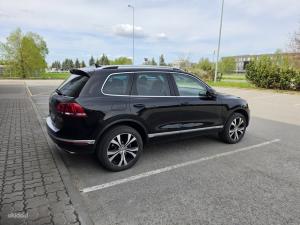Black Volkswagen Touareg 2015 in Tallinn, with an engine capacity of 3.00 L and mileage of 128 thousand km for 19500 €, photo 17 on AUTOMOTO.COM.LV