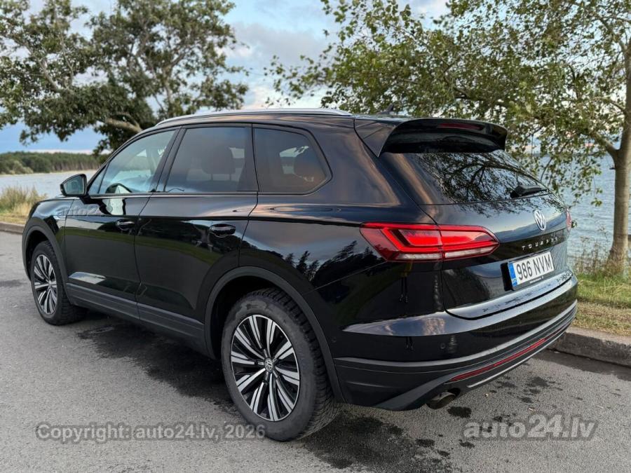 Melns Volkswagen Touareg 2019 Tallina, ar dzinēja tilpumu 3.00 L un nobraukumu 151 tūkst. km par 33900 €, foto 3 vietnē AUTOMOTO.COM.LV
