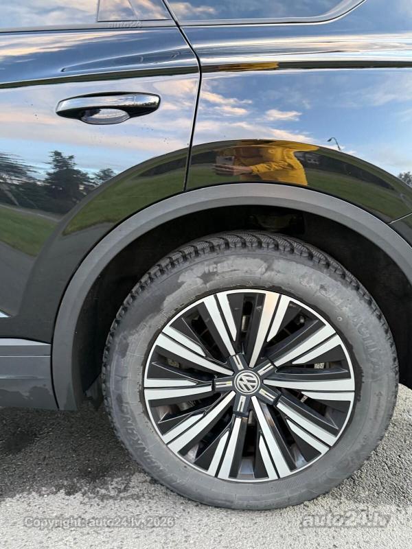 Melns Volkswagen Touareg 2019 Tallina, ar dzinēja tilpumu 3.00 L un nobraukumu 151 tūkst. km par 33900 €, foto 3 vietnē AUTOMOTO.COM.LV