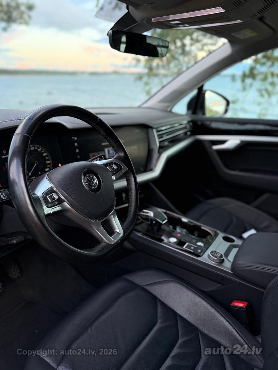 Melns Volkswagen Touareg 2019 Tallina, ar dzinēja tilpumu 3.00 L un nobraukumu 151 tūkst. km par 33900 €, foto 6 vietnē AUTOMOTO.COM.LV