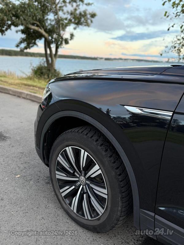 Melns Volkswagen Touareg 2019 Tallina, ar dzinēja tilpumu 3.00 L un nobraukumu 151 tūkst. km par 33900 €, foto 9 vietnē AUTOMOTO.COM.LV