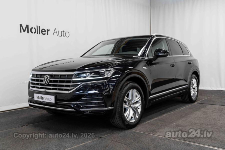 Melns Volkswagen Touareg 2022 Tallina, ar dzinēja tilpumu 3.00 L un nobraukumu 107 tūkst. km par 43900 €, foto 1 vietnē AUTOMOTO.COM.LV