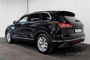 Melns Volkswagen Touareg 2022 Tallina, ar dzinēja tilpumu 3.00 L un nobraukumu 107 tūkst. km par 43900 €, foto 4 vietnē AUTOMOTO.COM.LV
