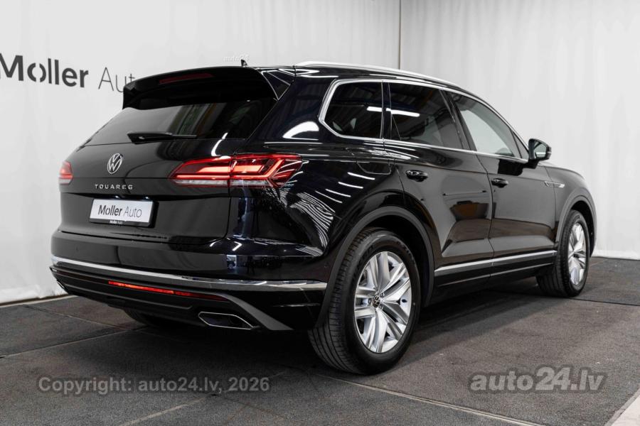 Melns Volkswagen Touareg 2022 Tallina, ar dzinēja tilpumu 3.00 L un nobraukumu 107 tūkst. km par 43900 €, foto 5 vietnē AUTOMOTO.COM.LV